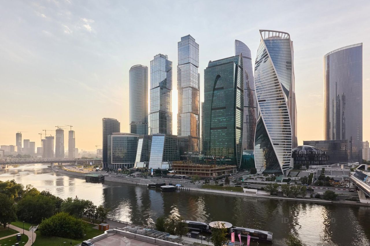 Продажа двухкомнатной квартиры 61.5м² Кутузовский просп., 24, Москва ...